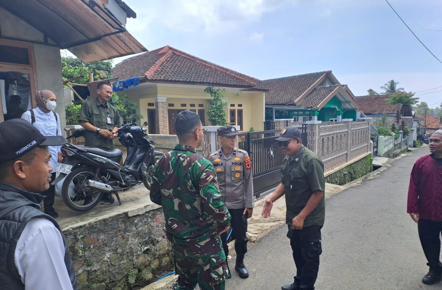 CIPTAKAN KONDUSIFITAS BABINSA KORAMIL 0608-02/WARUNGKONDANG - Kodim 0608 Cianjur